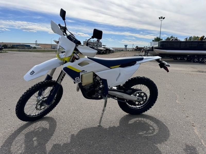 2025 Husqvarna FE 350s - December Blowout Sale! | Dirt Bikes ...