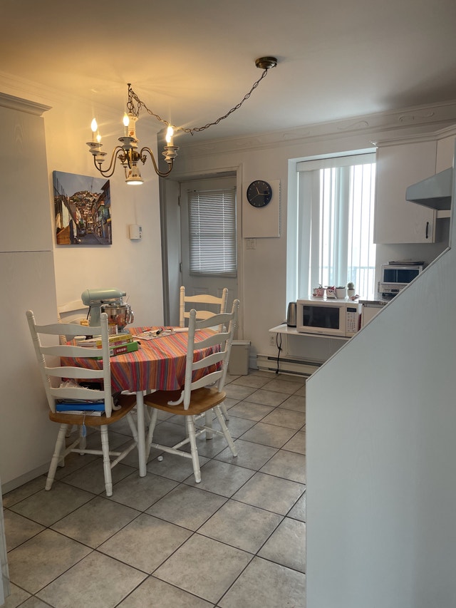 Beau et grand 3 1/2, rue de la Reine St-Roch, Mai | Locations longue ...