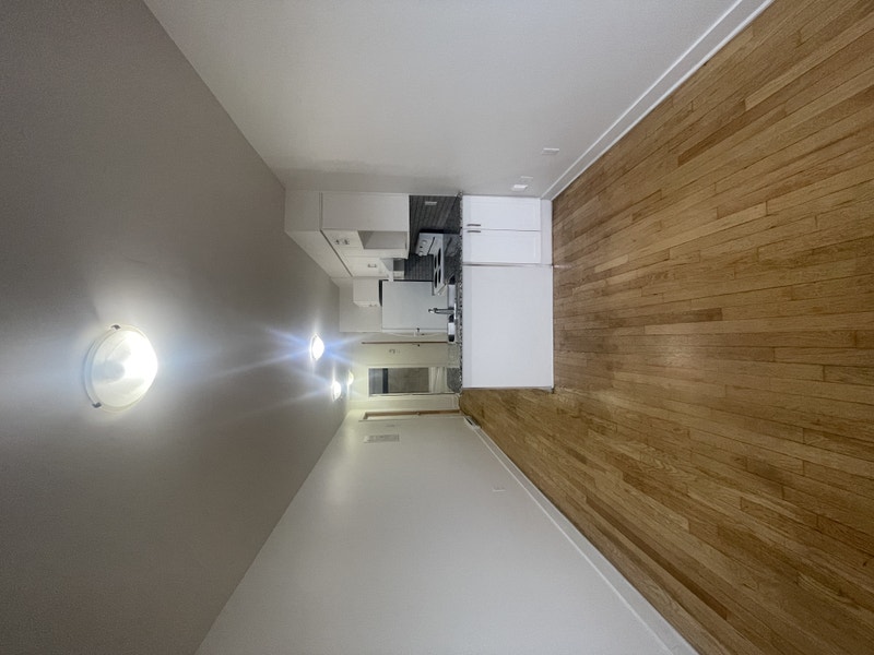 1 ½ rénové metro Jarry disponible pour fevrier 2025 Récemment co ...