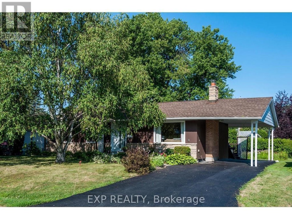 11 HILLVIEW ROAD Ottawa, Ontario | Long Term Rentals | Ottawa | Free ...