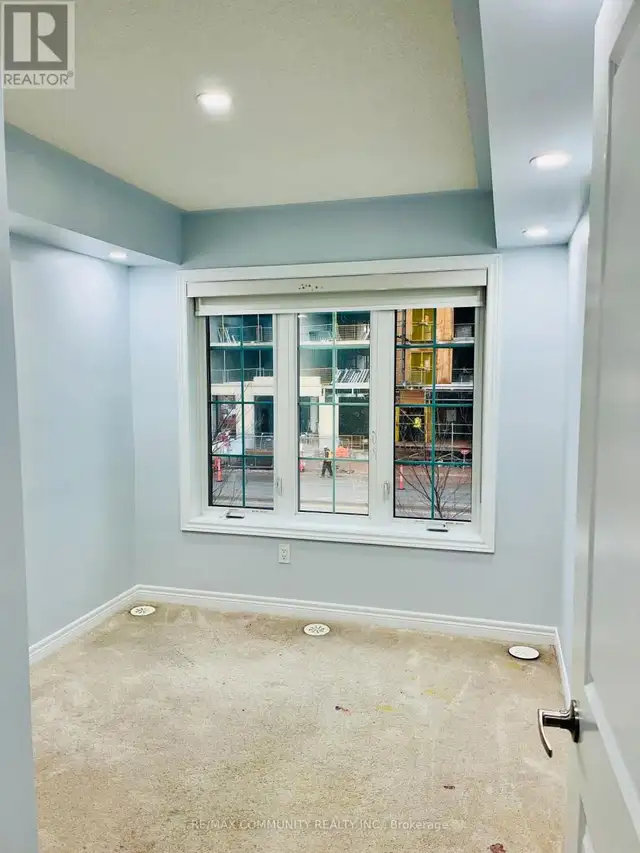 5 - 2205 LILLYKIN STREET Oakville (RO River Oaks), Ontario | Long Term ...