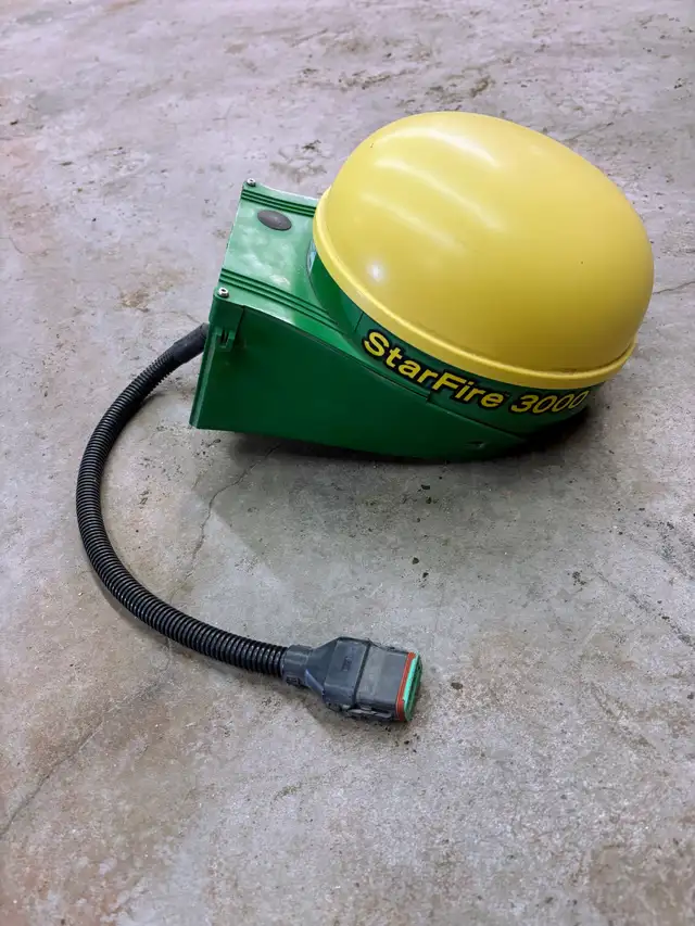 John Deere SF3000 Starfire GPS Receivers - RTK | Farming Equipment ...