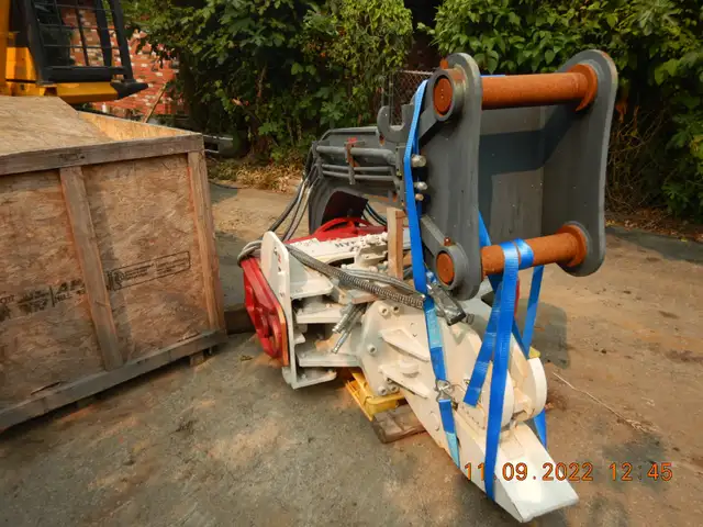 NEW 400-750 CL EXCAVATOR HYDRARAM SHEET PILE DRIVER / EXTRACTOR | Heavy ...