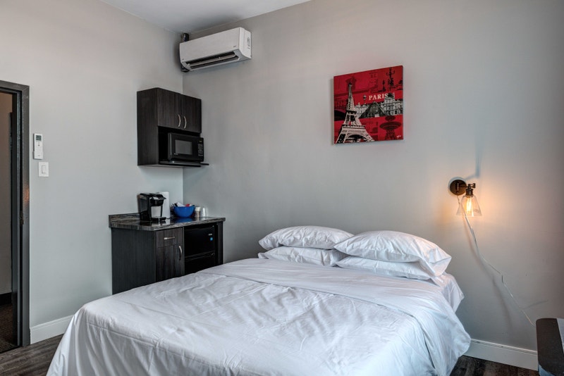 TRAVEL CARDS WELCOME SHORT TERM RENTALS !! From $31.23 per day ...