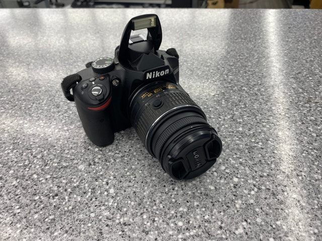 Nikon D3200 24.2MP DSLR Camera w/ 18-55 Kit Lens | Cameras & Camcorders | City of Toronto | Kijiji