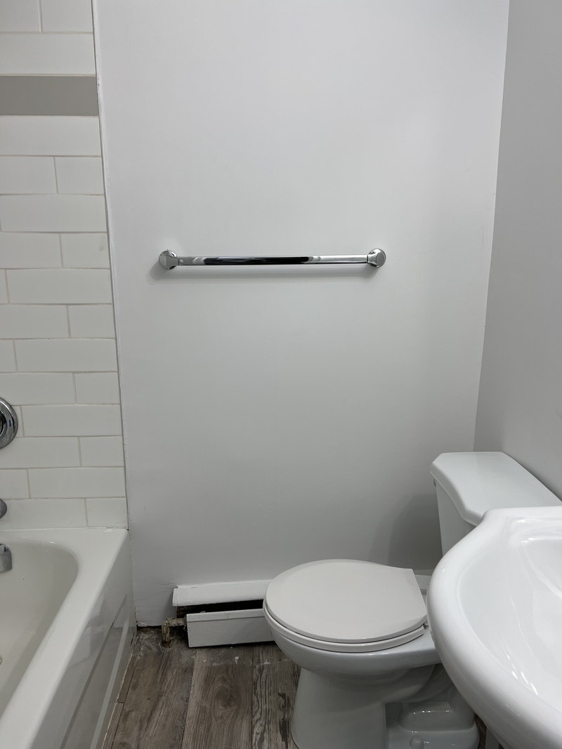 Beautiful bachelor unit with 1 bathroom & kitchen | Long Term Rentals ...