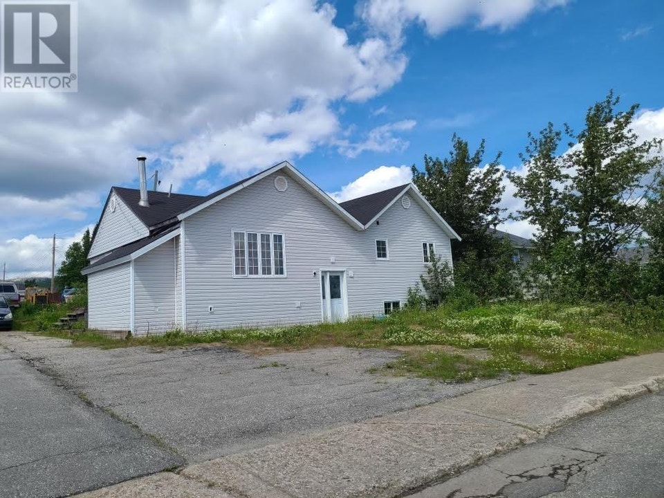 819 Retty Street Labrador City, Newfoundland & Labrador | Houses for ...