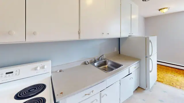 LARGE & BRIGHT ONE BEDROOM STEPS TO HFX SHOPPING CENTRE MAY 1ST | Long ...