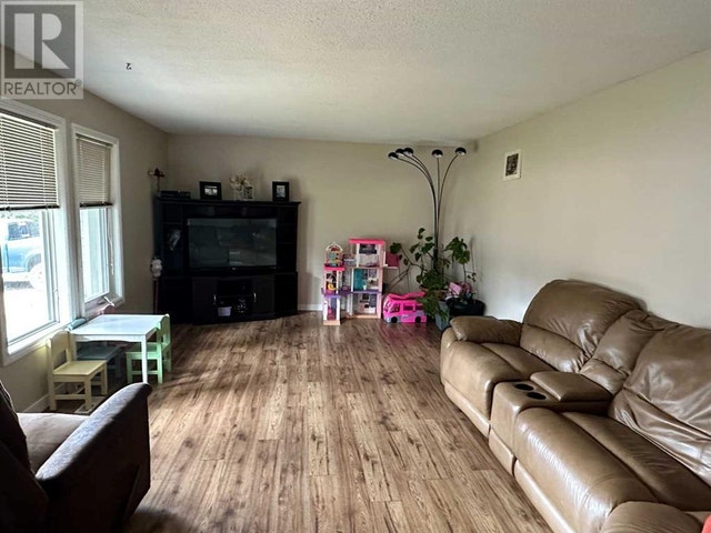 15 Hawkes Street Marsden, Saskatchewan | Houses for Sale | Lloydminster ...