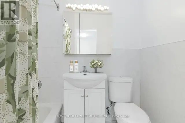 403 - 40 PARK ROAD Toronto (Rosedale-Moore Park), Ontario | Long Term ...