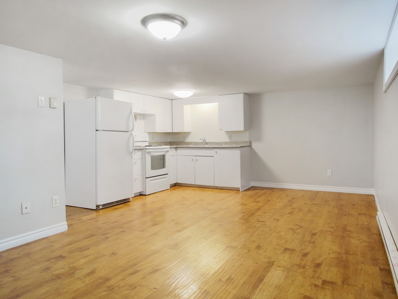 53 1/2 MAPLE - 1 BED BASEMENT - ALL INCLUSIVE - AVAILABLE AUG 15 | Long ...
