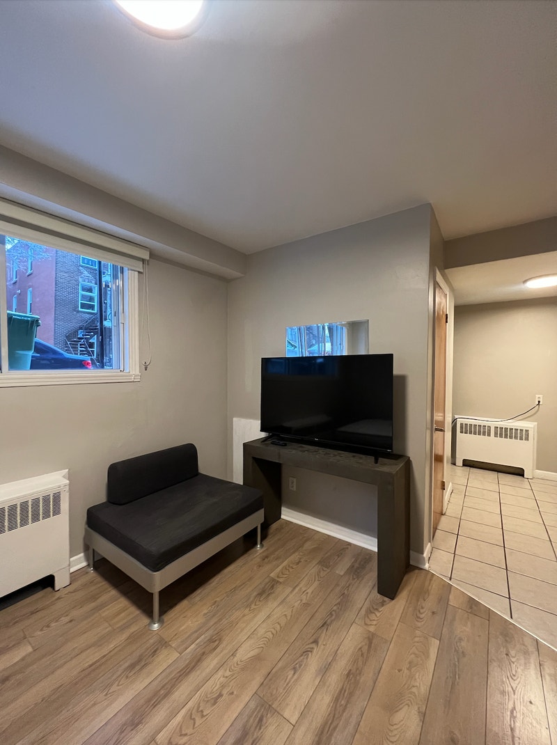 Fully furnished studio in Sainte-Marie -1150$/month | Locations longue ...