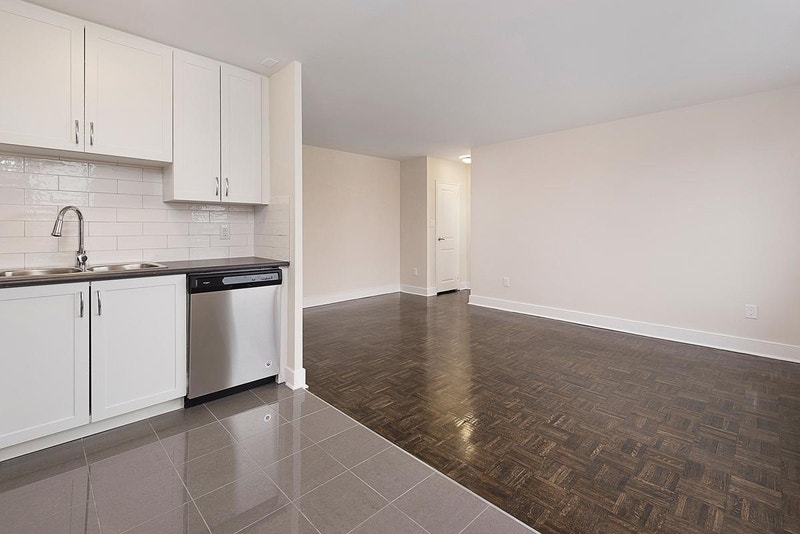 For Rent - Bachelor Apartment - 1636 Gerrard Street East | Long Term ...