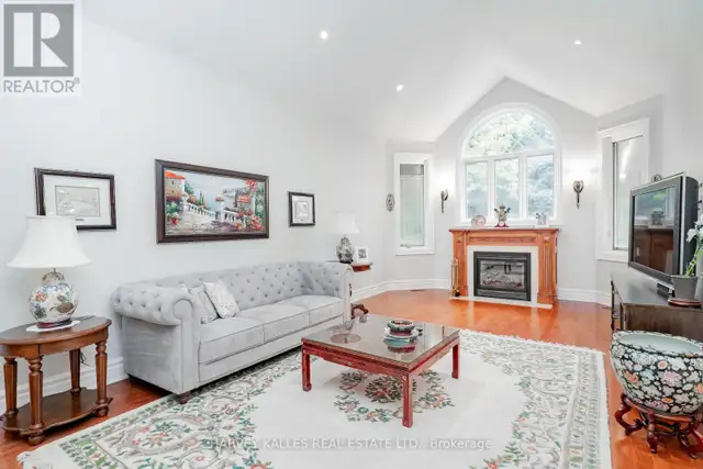 2370 HAMMOND ROAD Mississauga (Sheridan), Ontario | Houses for Sale ...