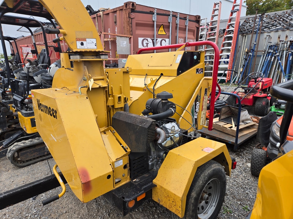 Vermeer BC900xl Wood chipper | Heavy Equipment | St. Catharines | Free ...