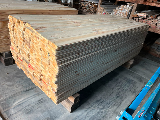 Lambris de bois en pin rouge (7.60$) | Planchers et murs ...