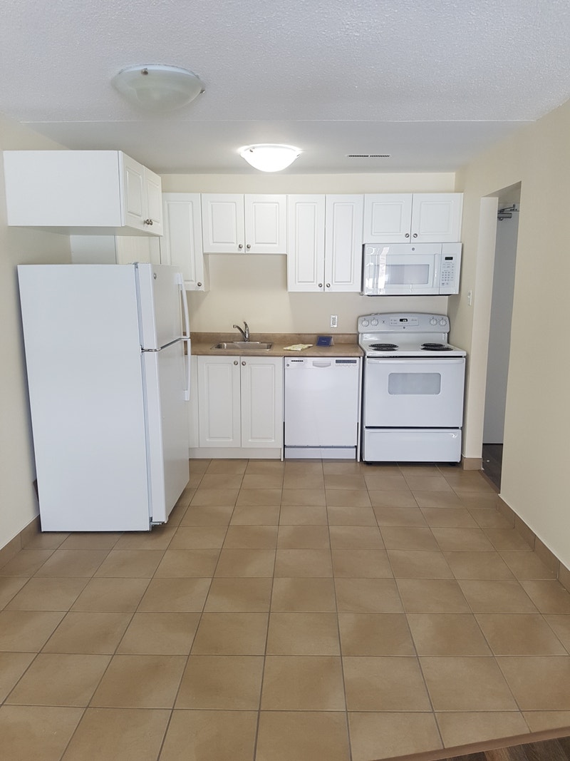 Fantastic 2-Bedroom Central Fairview August 15th | Long Term Rentals ...