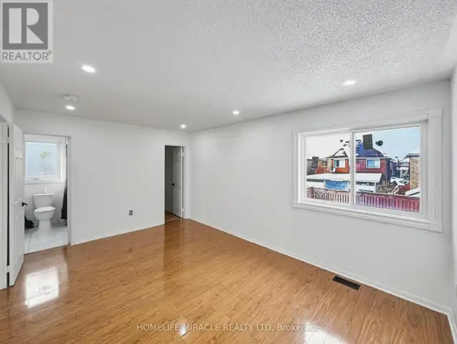 7 NARROW VALLEY CRESCENT Brampton (Sandringham-Wellington), Onta | Long ...