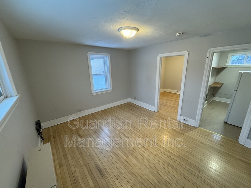Cozy 1 Bed 1 Bath private apartment on Ontario St | Long Term Rentals ...