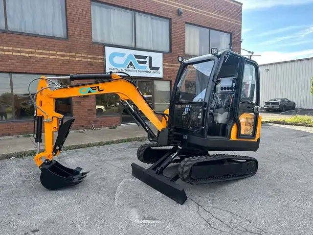 2025 CAEL Excavator 3.5 TON Heat / AC, Hydraulic Thumb, Swing Bo ...