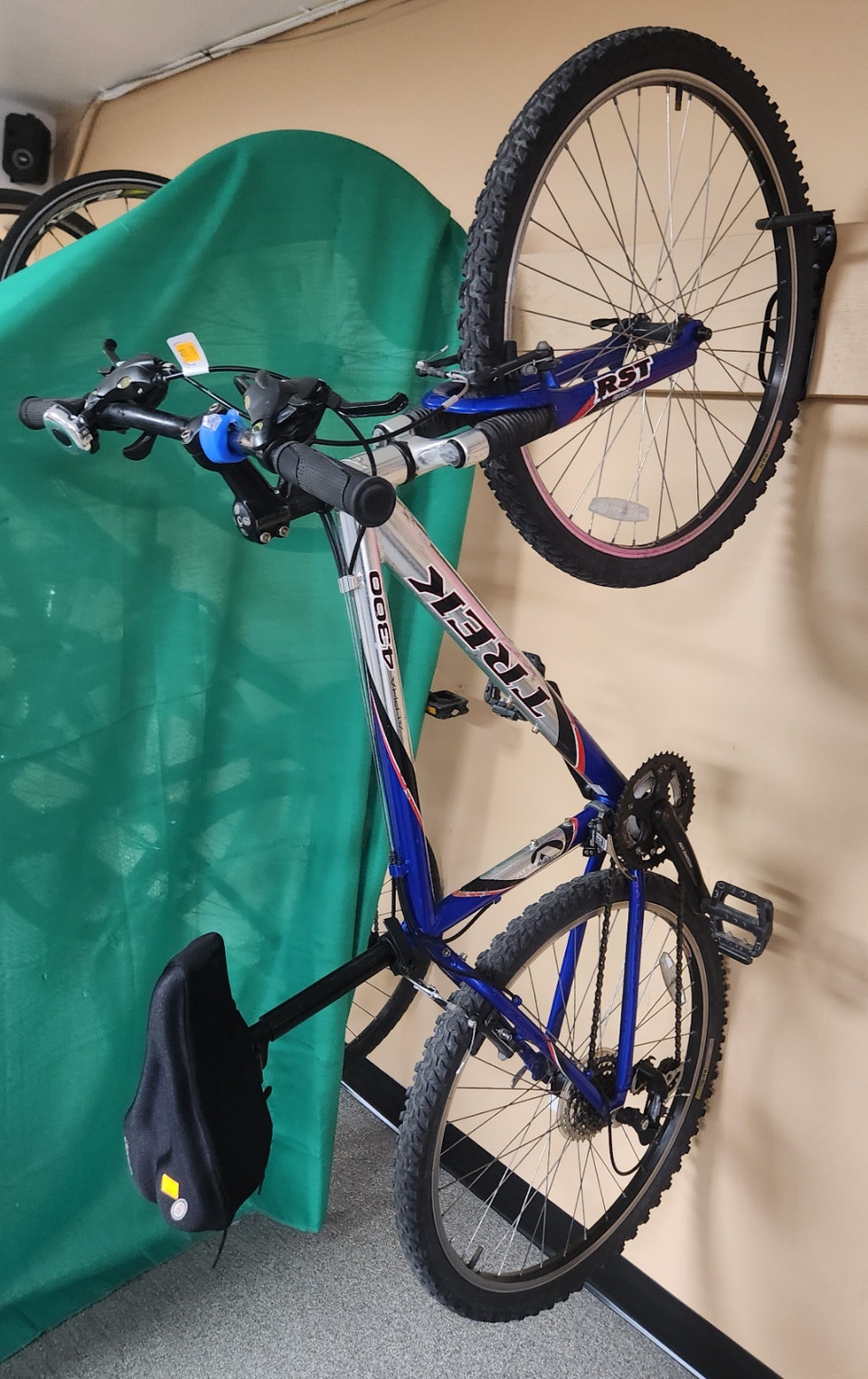 Assorted Bikes: Trek, Nakamura, Norco, Supercycle (8 Listed) | Mountain ...