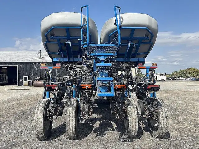 2014 KINZE 4900 16 ROW PLANTER | Farming Equipment | Ottawa | Free local classifieds - Kijiji