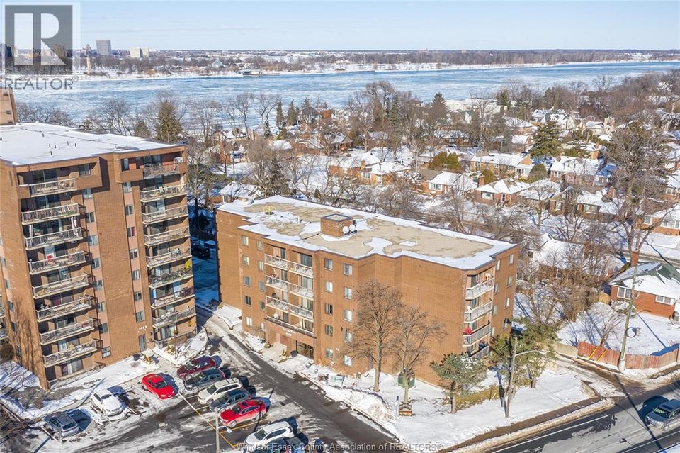 3950 WYANDOTTE STREET Unit# 105 Windsor, Ontario | Condos for Sale ...