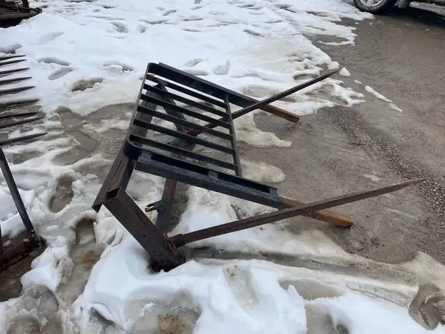 Frey 2 Prong Spear with Rack - Quick Attach | Farming Equipment ...