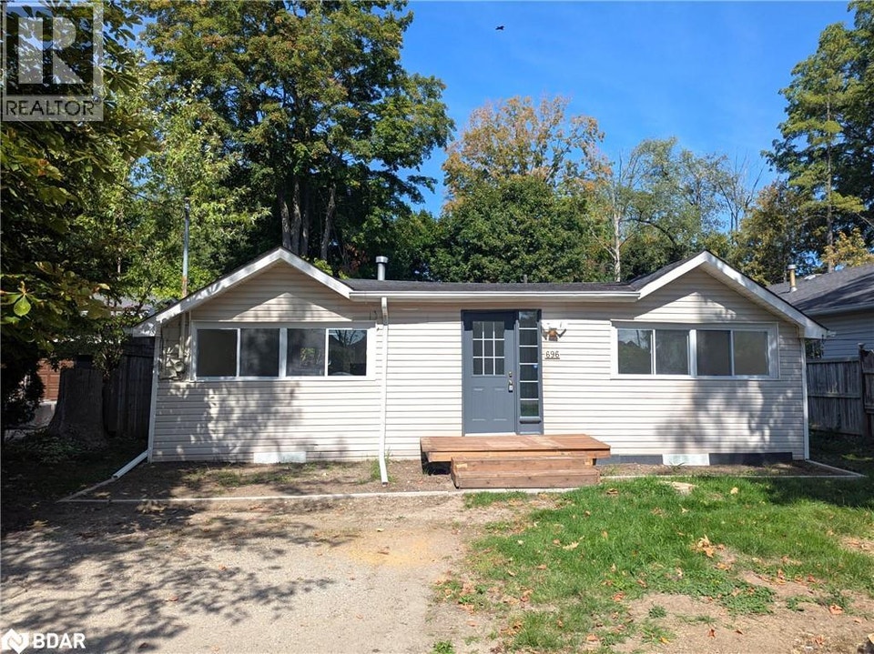 696 HASTINGS Avenue Innisfil, Ontario | Long Term Rentals | Barrie ...