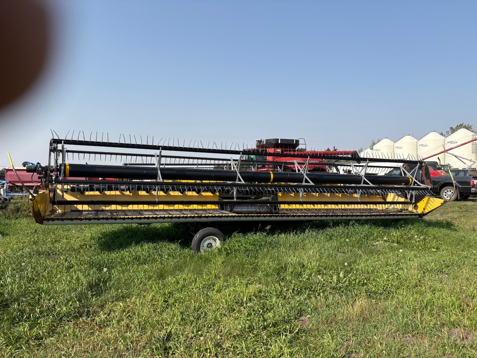 Honey-Bee 30' Straight Cut Header | Farming Equipment | Strathcona ...