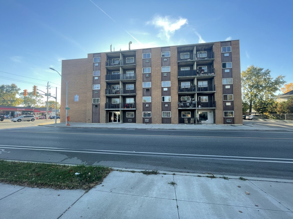 Heat Included One Bedroom Apartments - Pillette Road | Long Term ...