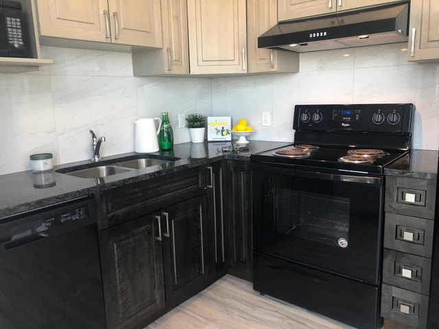 BEAUTIFUL NEW 1 BED 1 BATH Apartments - THE HUB Waterloo | Long Term ...