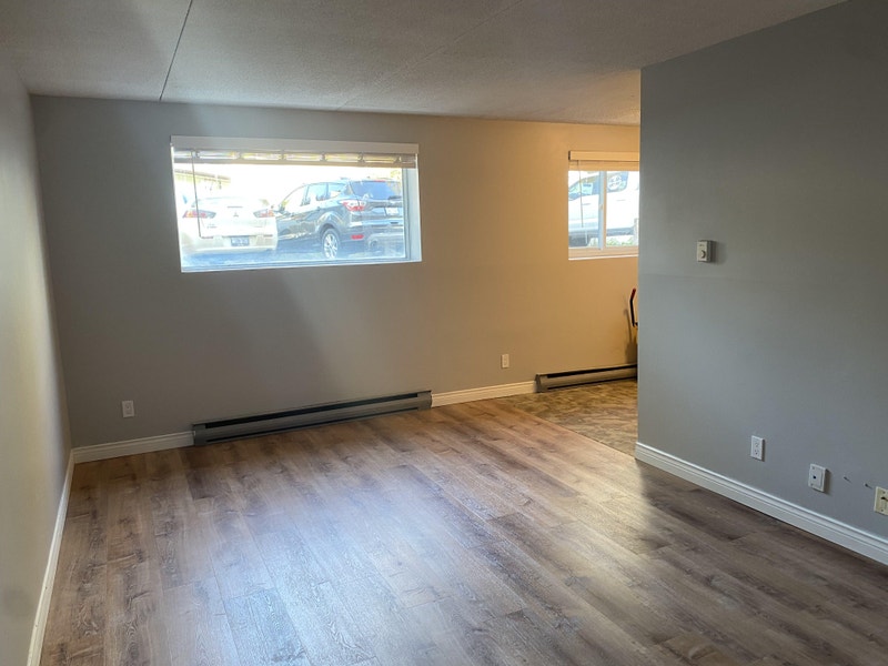 2 bed 1 bath Apartment at 525 Ford St N - Apt 1 | Long Term Rentals ...