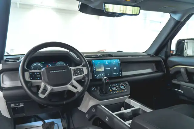 2025 Land Rover Defender P400 S *7 PASSAGERS, BIEN ÉQUIPÉ!!* | Cars ...