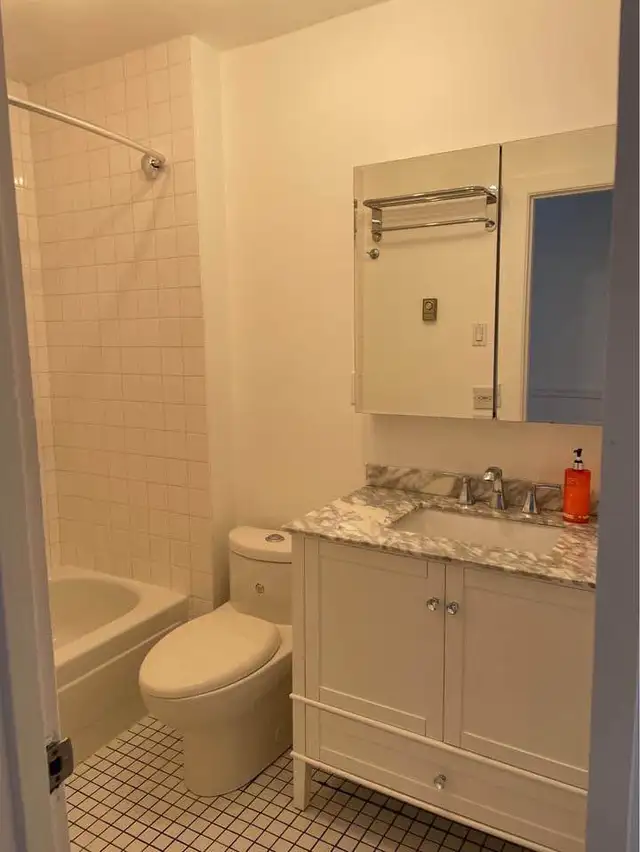 Verdun - Superbe 3 1/2 Rénové au Rez-De-Chaussée avec Cour | Long Term ...