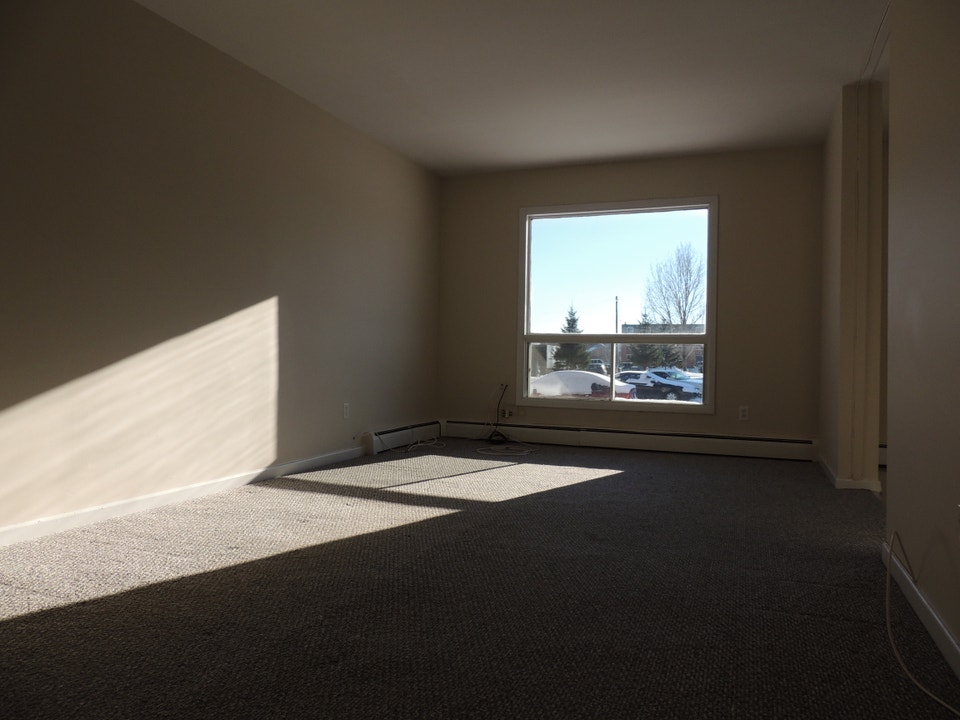 2 Bedroom Zulich Managed Apartment Available July 1st | Long Term ...