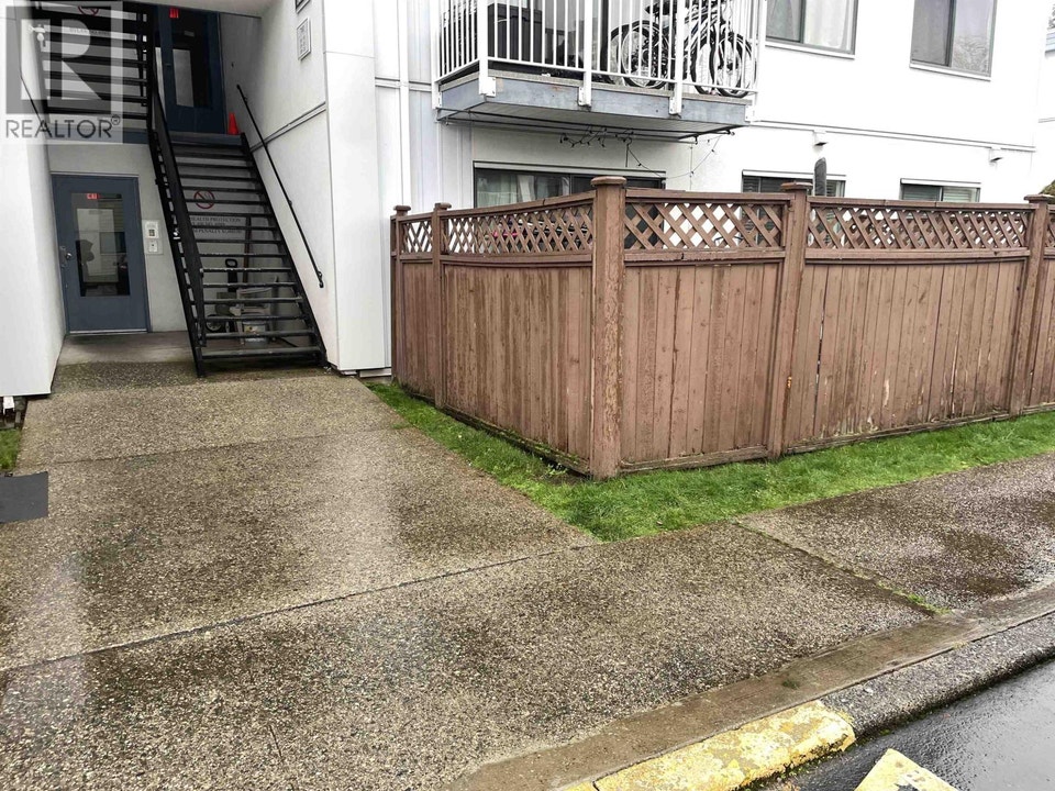 110 7180 LINDSAY ROAD Richmond, British Columbia | Houses for Sale ...