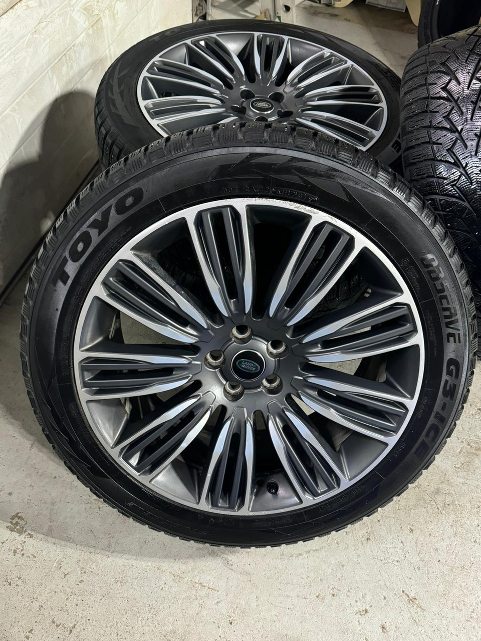 Used 22” Land Rover Winter Package – Toyo Observe G3-ICE Tires | Tires ...
