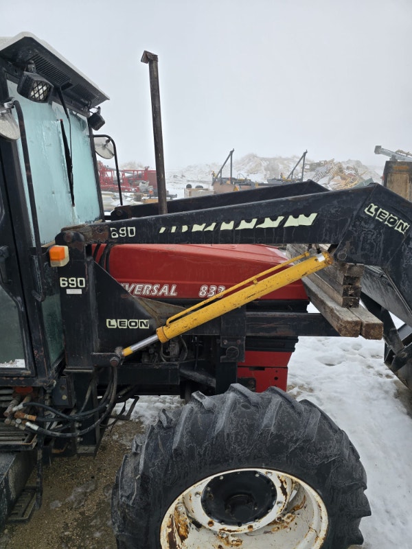 USED UNIVERSAL DT-833 TRACTOR W/ LOADER | Farming Equipment | Winnipeg | Kijiji Classifieds