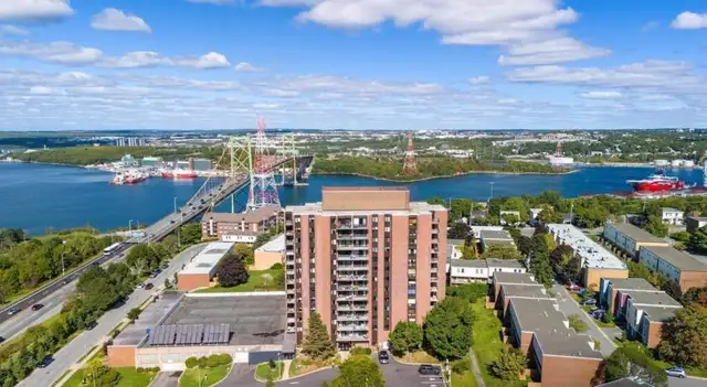 24-108 Penthouse in the North End, utilities included | Long Term ...