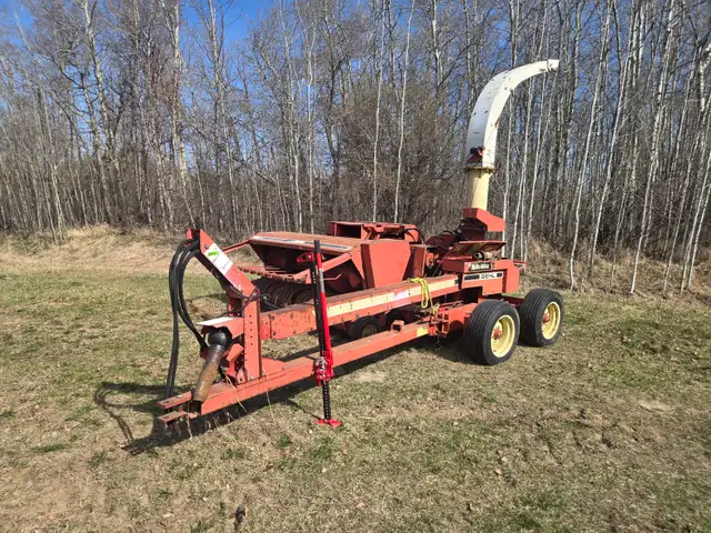 Gehl Pull-Type Forage Harvester CB1060 | Farming Equipment | Regina ...