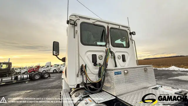 2017 FREIGHTLINER CASCADIA CA113DC DAY CAB | Heavy Trucks | Chilliwack ...