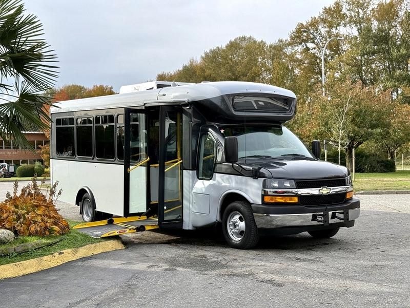 2019 chevrolet Express 4500 22-Passenger Shuttle Bus with Wheelc ...