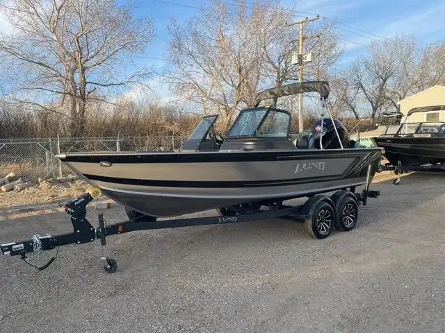 2026 Lund 1875 Impact XS SS | Powerboats & Motorboats | Medicine Hat ...