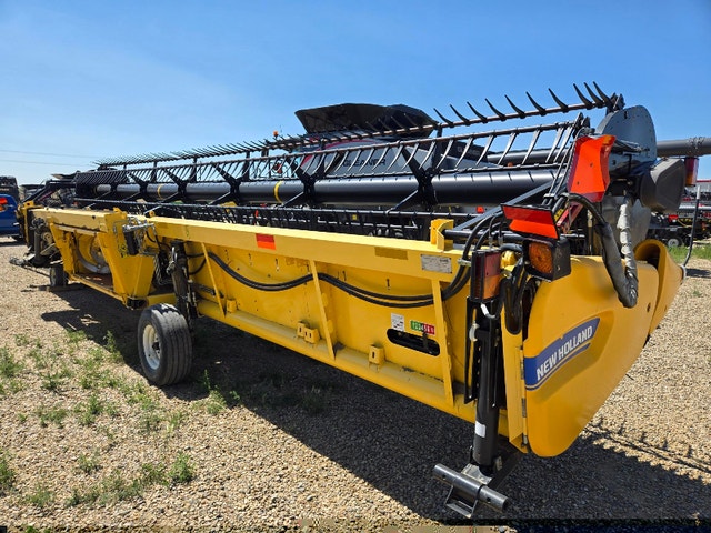 2015 New Holland 880CF-35 Combine Header | Farming Equipment | Swift ...