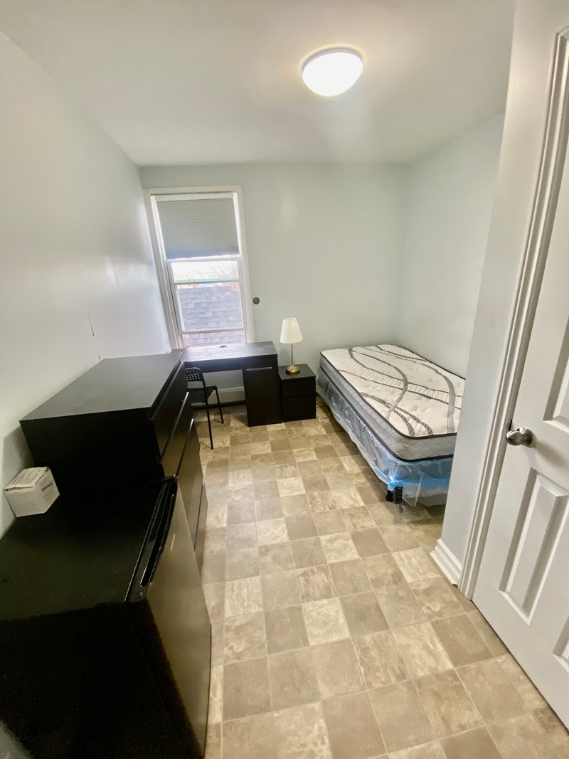 STUDENTS: ALL INCLUSIVE, GREAT CLEAN ROOMS, EXCELLENT LOCATION | Room ...