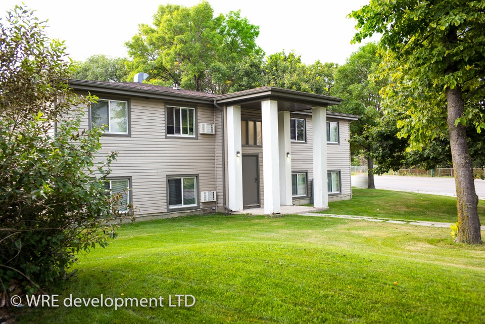 Colonial Courts: Hidden Beauty in Windsor Park! | Long Term Rentals ...