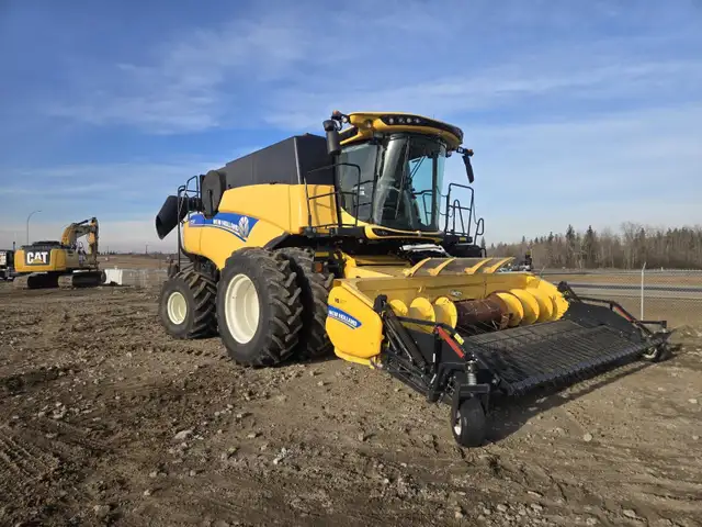 2015 New Holland Combine CR9.90 | Farming Equipment | Calgary | Free ...