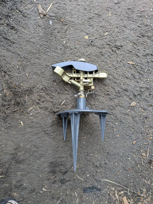 Arrosoire (Sprinkler) Neuf | Other | West Island | Free local ...