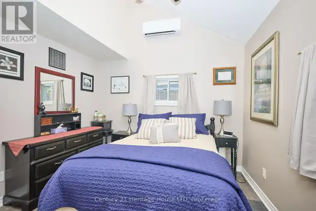 662 LAKESHORE ROAD Fort Erie (Lakeshore), Ontario | Houses for Sale ...